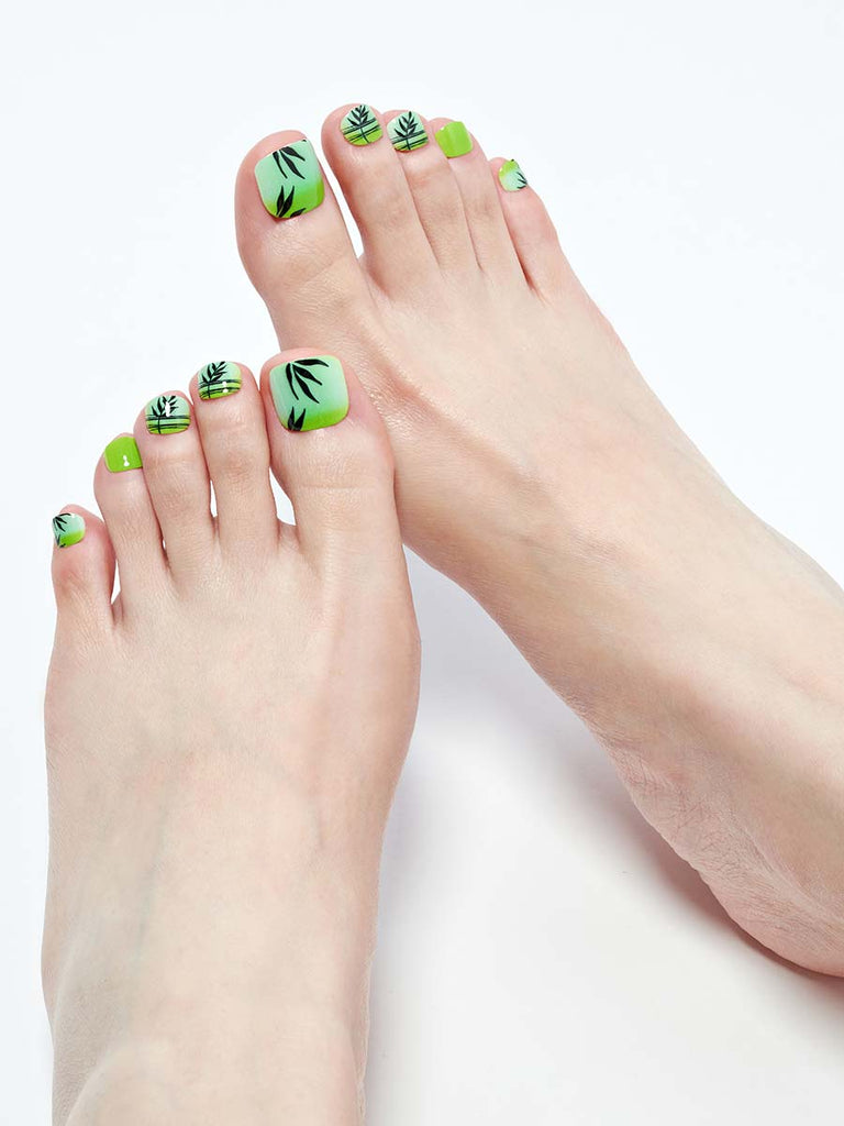 toe nail/Dark Green Leaves|manicure|leaf|green|glossy|squoval|short ...